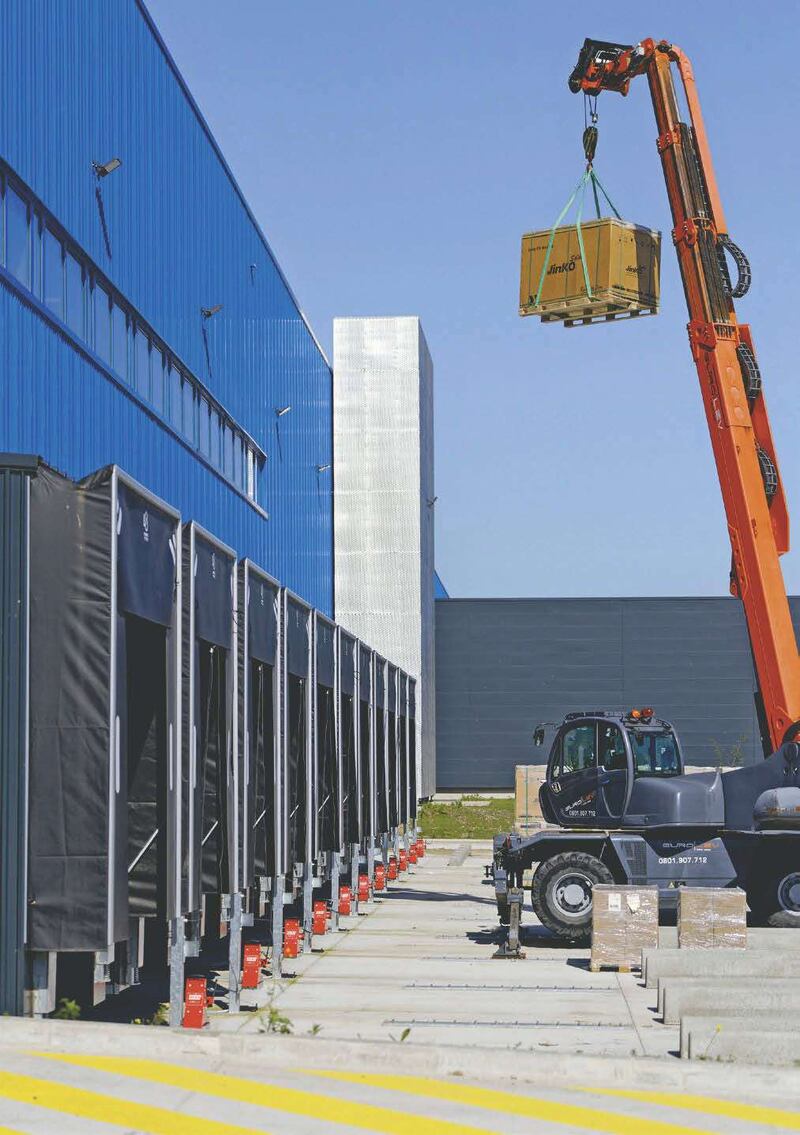 Photovoltaïque : une centrale solaire prend ses quartiers d'été sur une ...